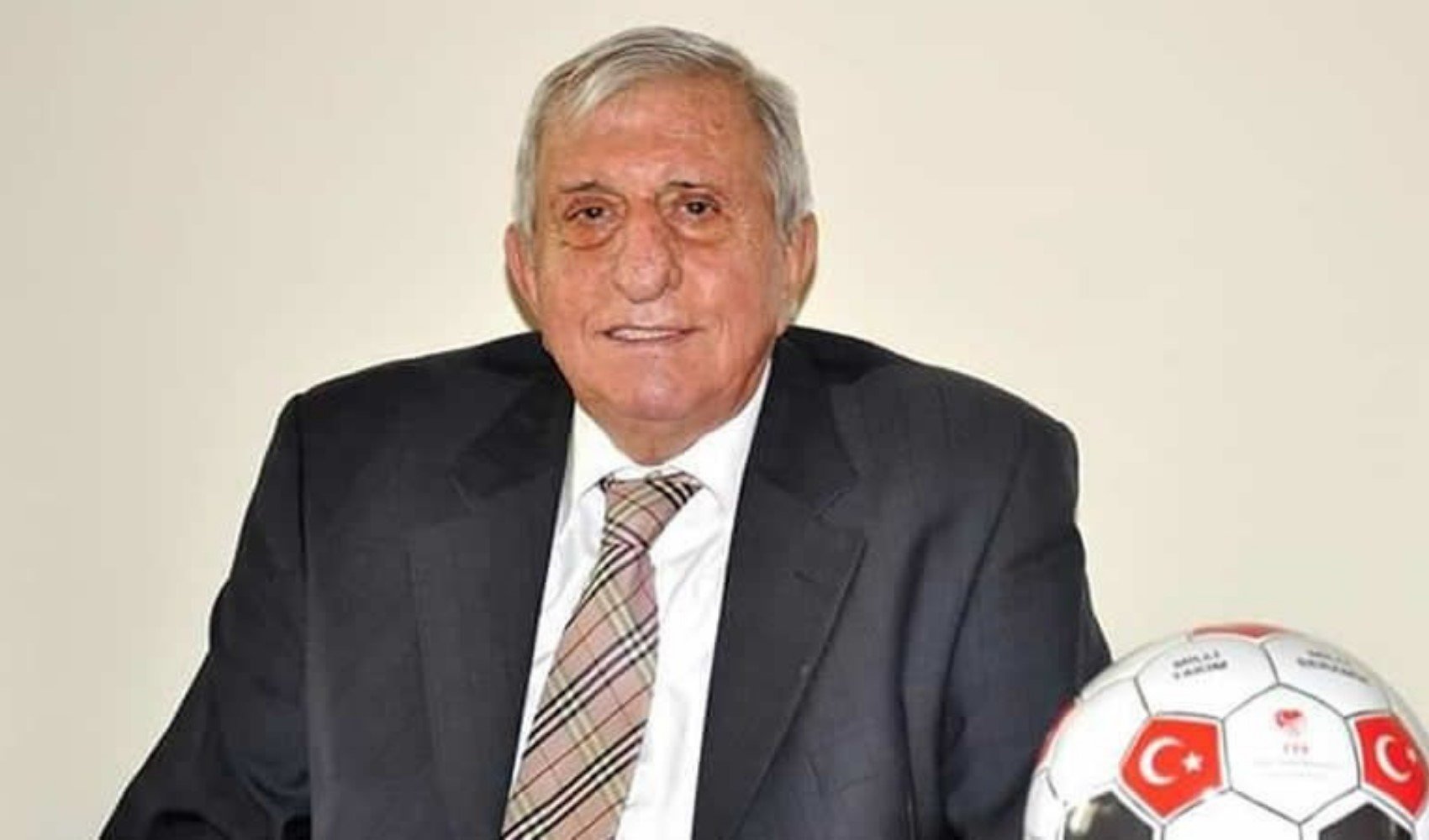 Fethi Heper kimdir, neden vefat etti? Eskişehirspor'un efsane ismi hayatını kaybetti